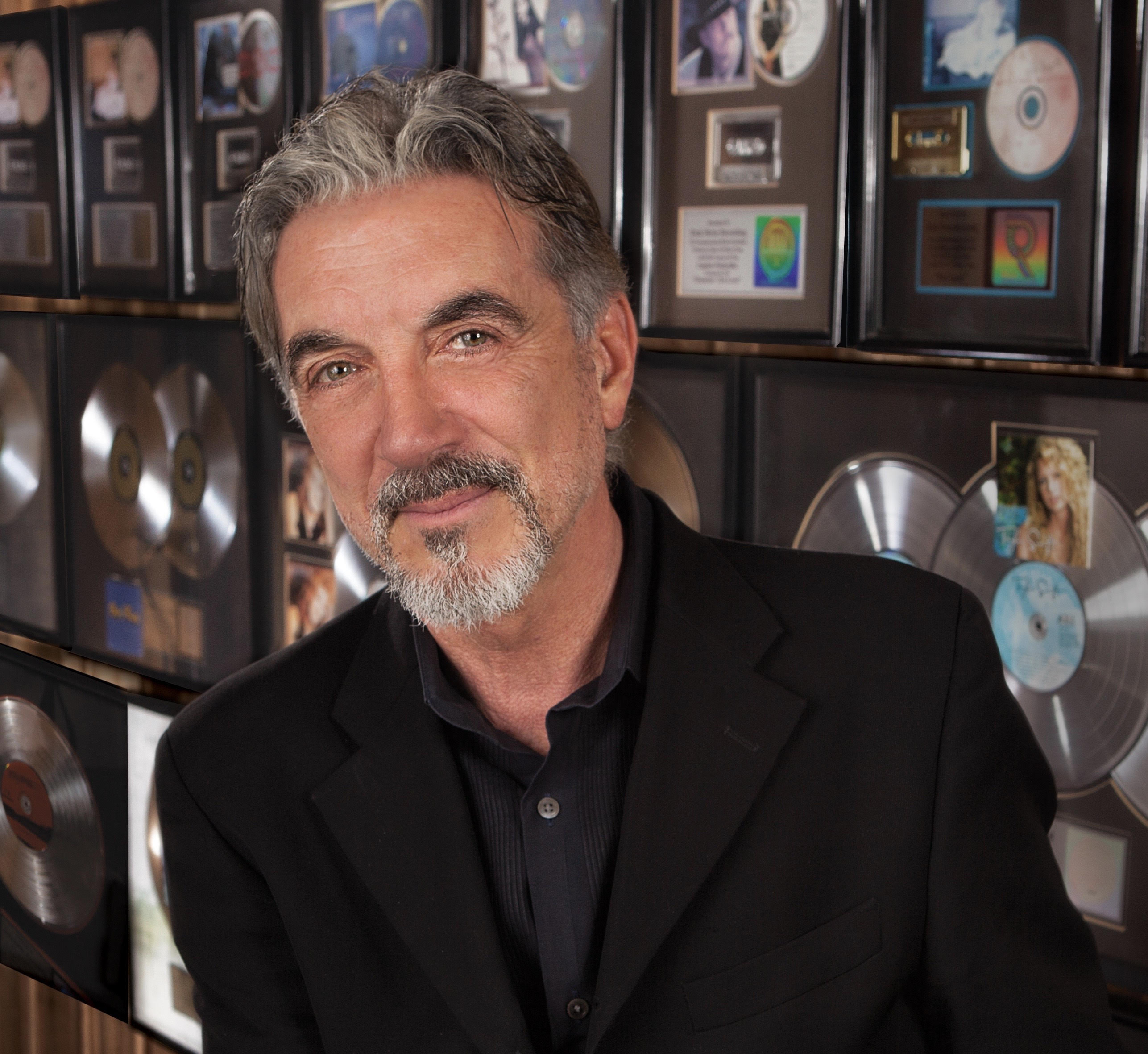 Robin Crow Bio | Book for Speaking Engagements