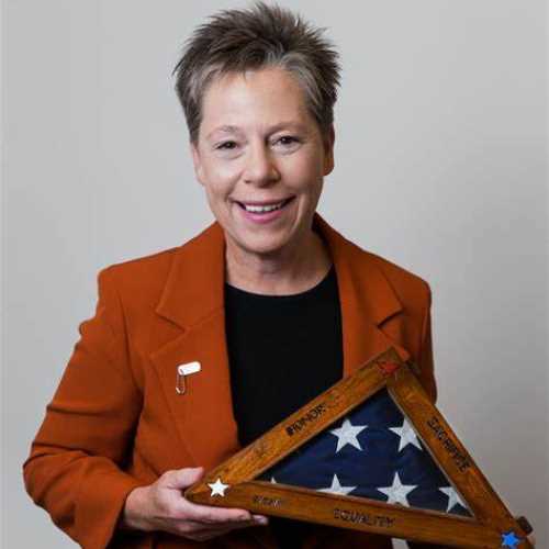 Maria Marin | Communications Speaker | Executive Speakers Bureau